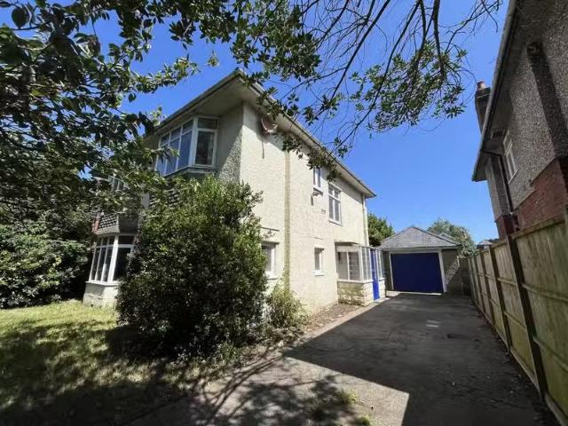 5 bedroom house for rent in Bethia Road, Bournemouth,, BH8