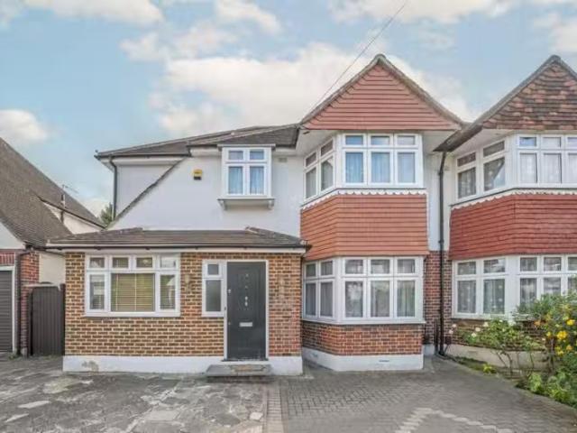 5 bedroom house for rent in Beechcroft Avenue, New Malden, KT3