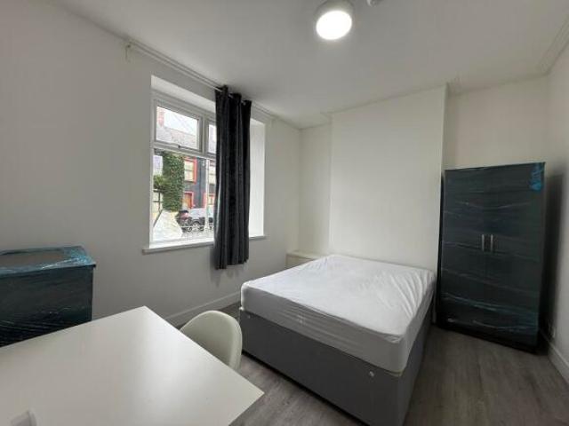 5 bedroom house for rent in Bertram Street, CF24