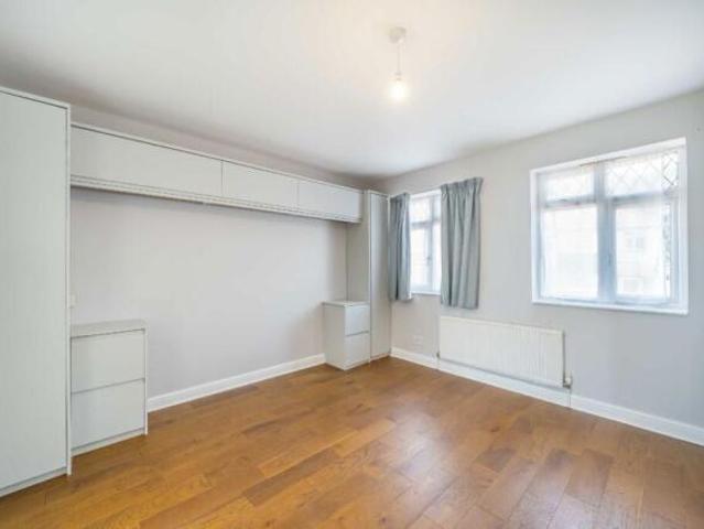 5 bedroom house for rent in Bigginwood Road, Streatham, SW16