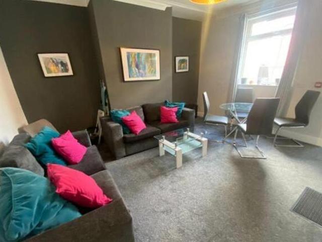 5 Bedroom House For Rent In Bramley