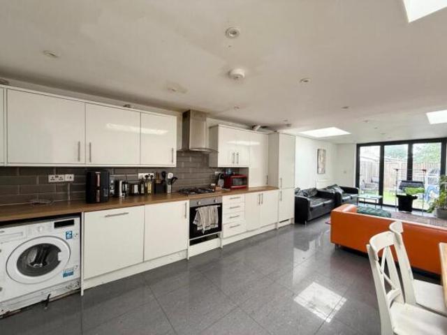 5 bedroom house for rent in Brayards Road, Peckham, SE15