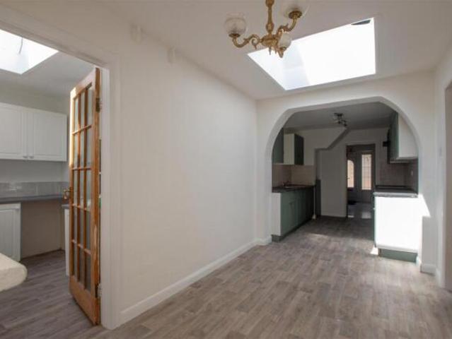 5 bedroom house for rent in Buckingham Road, Bletchley, Milton Keynes, MK3