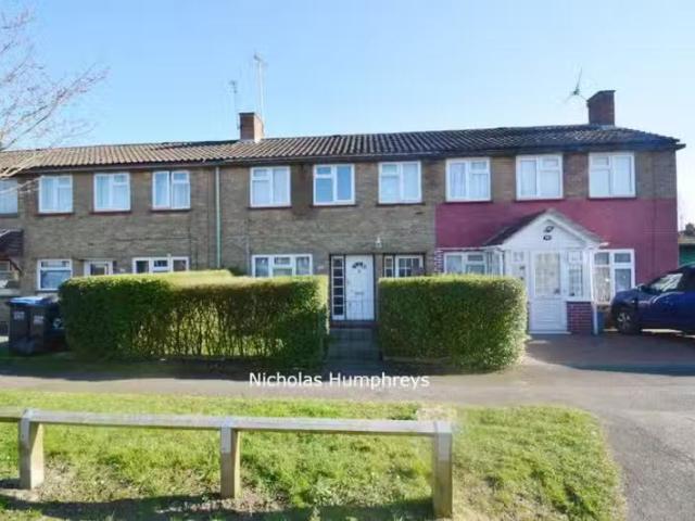 5 bedroom house for rent in Garden Avenue, AL10