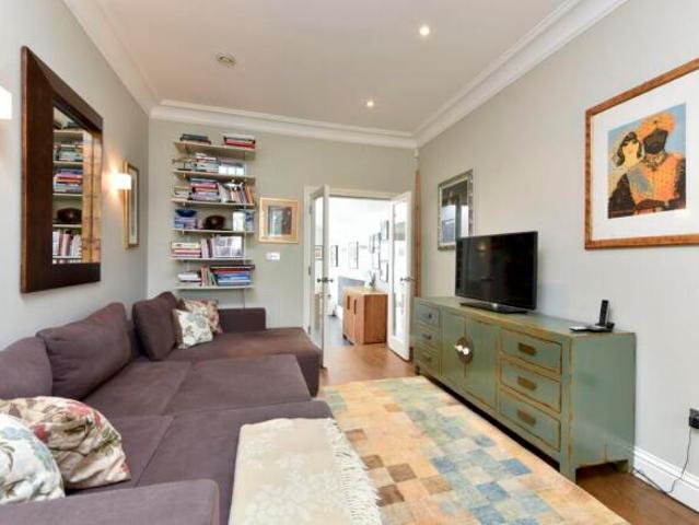 5 bedroom house for rent in Grandison Road, SW11
