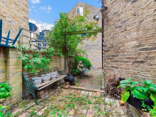 5 bedroom house for rent in Dagnan Road, SW12