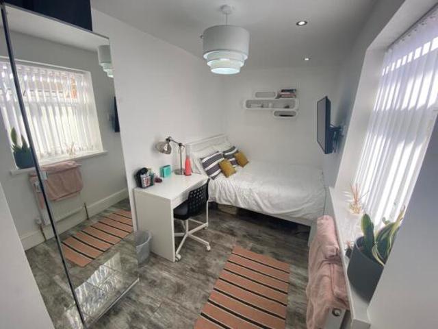 5 bedroom house for rent in Daisy Road, Edgbaston, West Midlands, B16