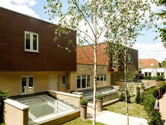 5 Bedroom House For Rent In East Sheen, London