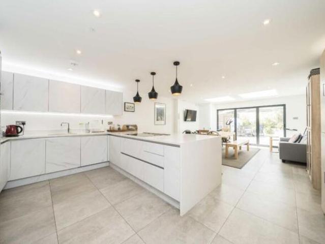 5 bedroom house for rent in Elliott Road, Chiswick, W4