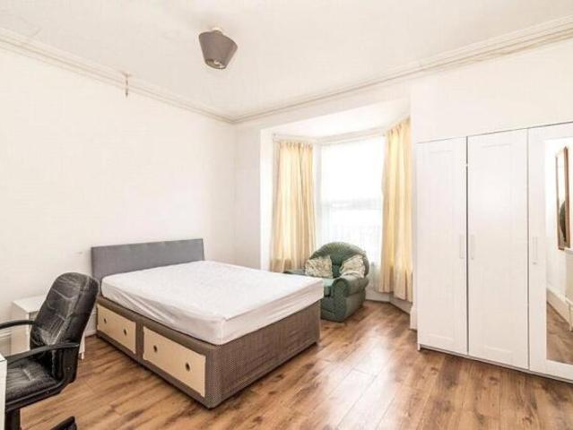 5 bedroom house for rent in Fawcett Road, Southsea, Hampshire, PO4