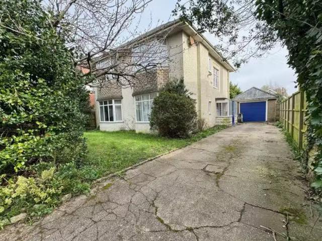 5 bedroom house for rent in Five Double Bedroom House In Queen.