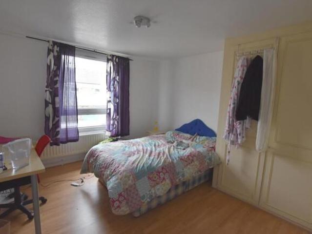 5 bedroom house for rent in Flat 9 Frank Soskice House, Clem Attlee Court, London, SW6