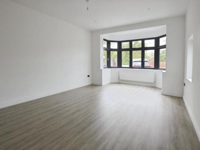 5 bedroom house for rent in Hollybush Hill, London, E11