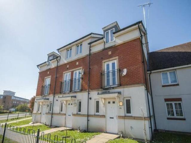 5 Bedroom House For Rent In Hatfield
