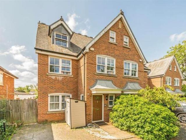 5 bedroom house for rent in Hampton Road, Teddington, TW11