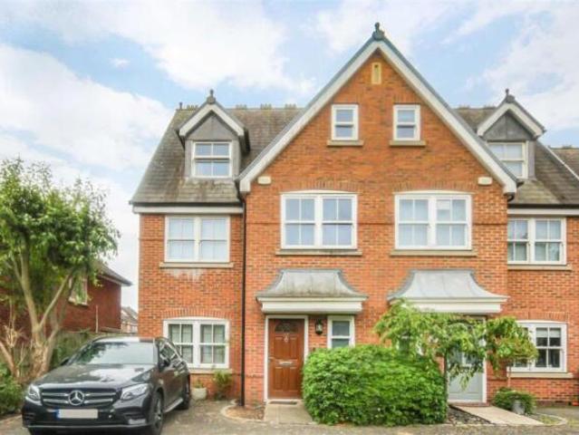 5 bedroom house for rent in Hampton Road, Teddington, TW11