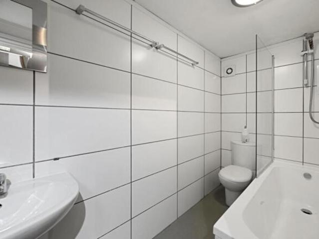 5 bedroom house for rent in Harefield Road, Sheffield, S11
