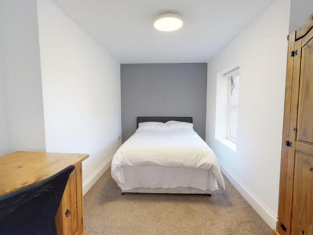 5 bedroom house for rent in Hill Park Crescent, Plymouth, PL4