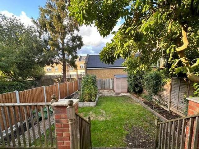 5 Bedroom House For Rent In London