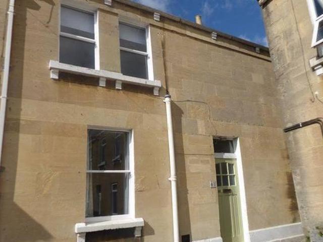 5 bedroom house for rent in Lorne Road P1617 BA2