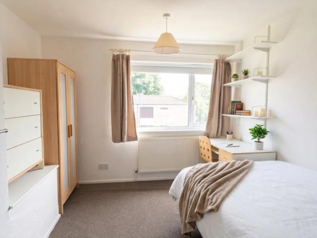 5 bedroom house for rent in Leahurst Crescent Copy, Harborne, West Midlands, B17
