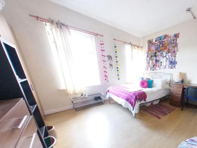 5 Bedroom House For Rent In Leeds, West Yorkshire