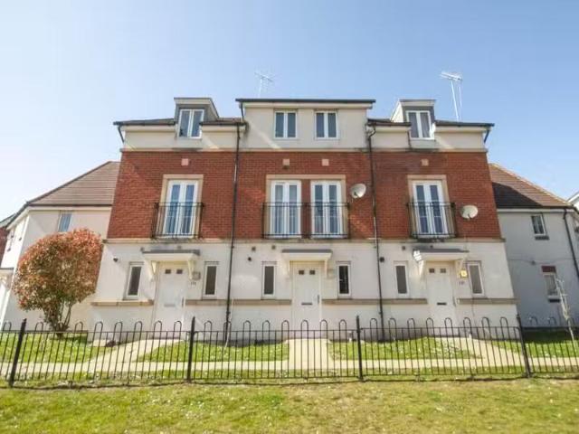 5 bedroom house for rent in Mosquito Way, Hatfield, Herfordshi.