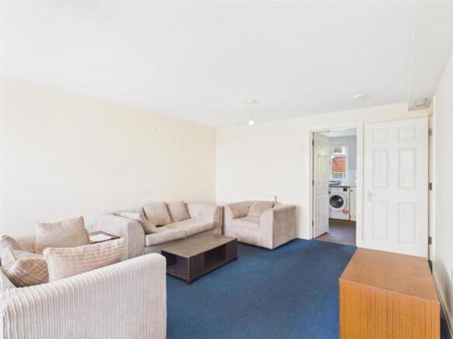 5 bedroom house for rent in Madehurst Close, Brighton, BN2