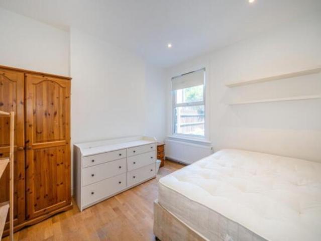 5 bedroom house for rent in Mellison Road London SW17