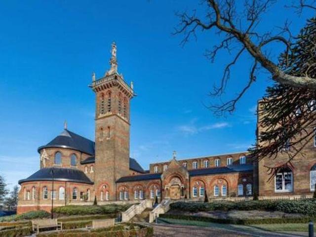 5 Bedroom House For Rent In Mill Hill, London