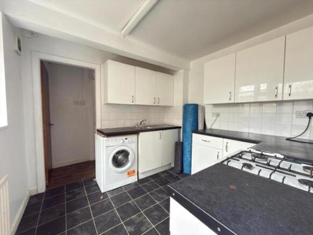 5 bedroom house for rent in Milton Road, Polymond, SO15