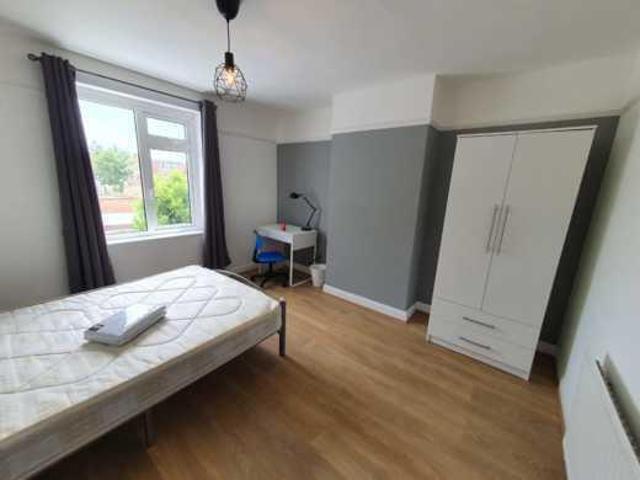 5 bedroom house for rent in Northville Road, Filton, BS7