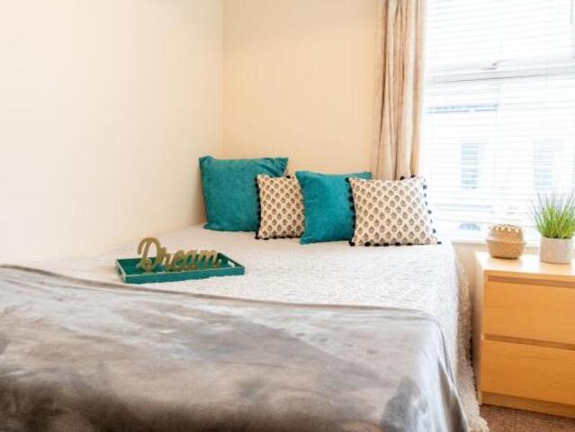 5 bedroom house for rent in Saint Paul's Parade, Cheltenham, GL50
