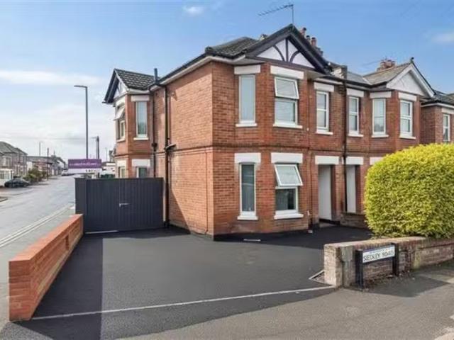 5 bedroom house for rent in Sedgley Road, BH9