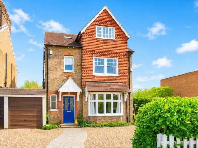 5 bedroom house for rent in Spenser Road, Harpenden, Hertfords.