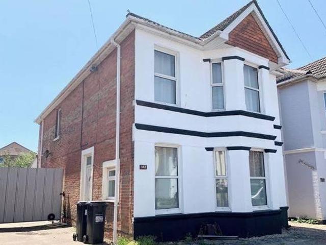 5 bedroom house for rent in Student Five Double Bedrooms Charminster BH9