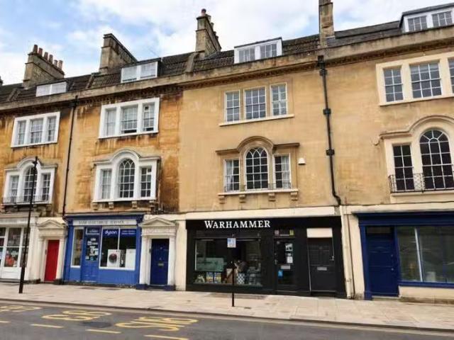 5 bedroom house for rent in St James's Parade, City Centre, Ba.