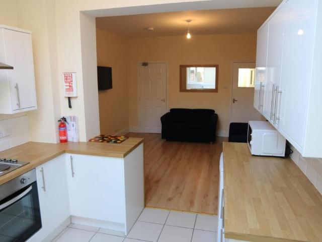 5 bedroom house for rent in Stalker Lees Road, Sheffield, S11