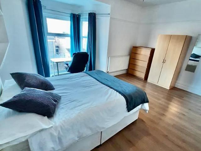 5 bedroom house for rent in Swansea