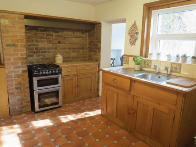 5 bedroom house for rent in Priestley Road, BH10