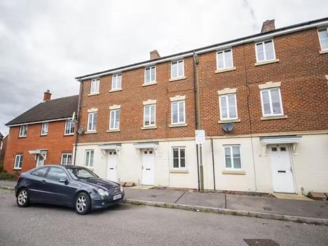 5 bedroom house for rent in Queen Bee Court, Hatfield, Hertfo.