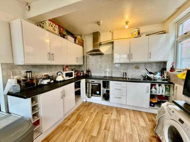 5 bedroom house for rent in Rolleston Drive, NG7 1JT, NG7