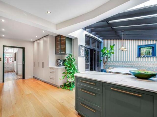5 bedroom house for rent in Redston Road, London, N8