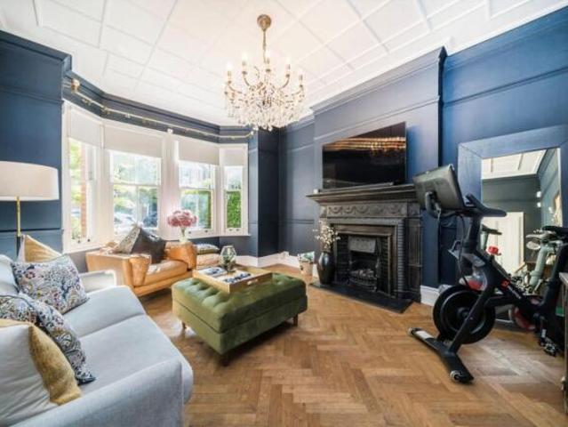 5 bedroom house for rent in Wolverton Avenue, Kingston Upon Thames, KT2