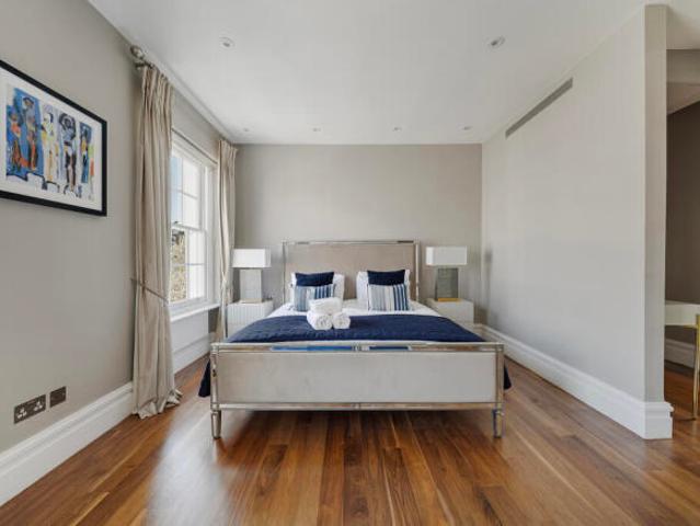 5 bedroom house for rent in Walton Place, London, SW3