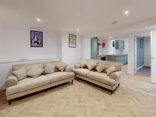 5 bedroom house for rent in Wellsway, Bath, BA2