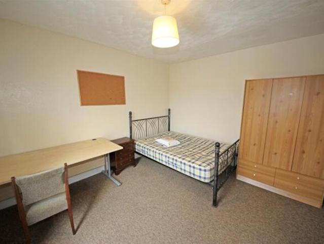 5 bedroom house for rent in Withermoor Road, Winton, BH9