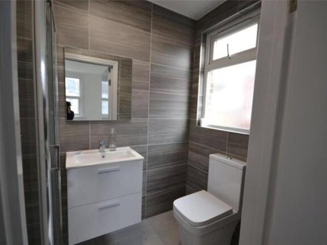 5 bedroom house for rent in Windsor Road, London, NW2