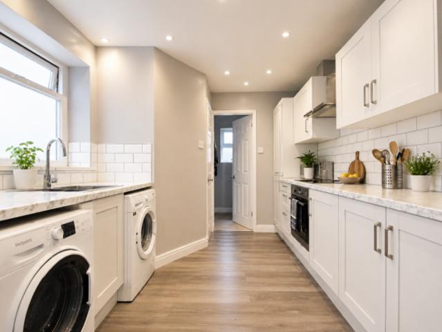 5 bedroom house for rent in Wyeverne Road, Cathays, CF24