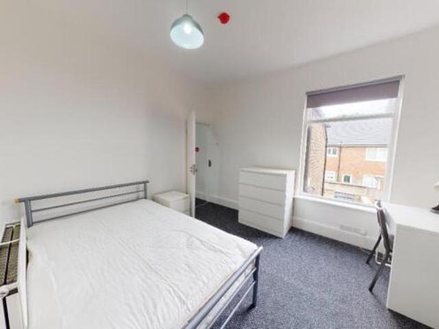 5 bedroom house for rent in Thornycroft Road, Liverpool, L15